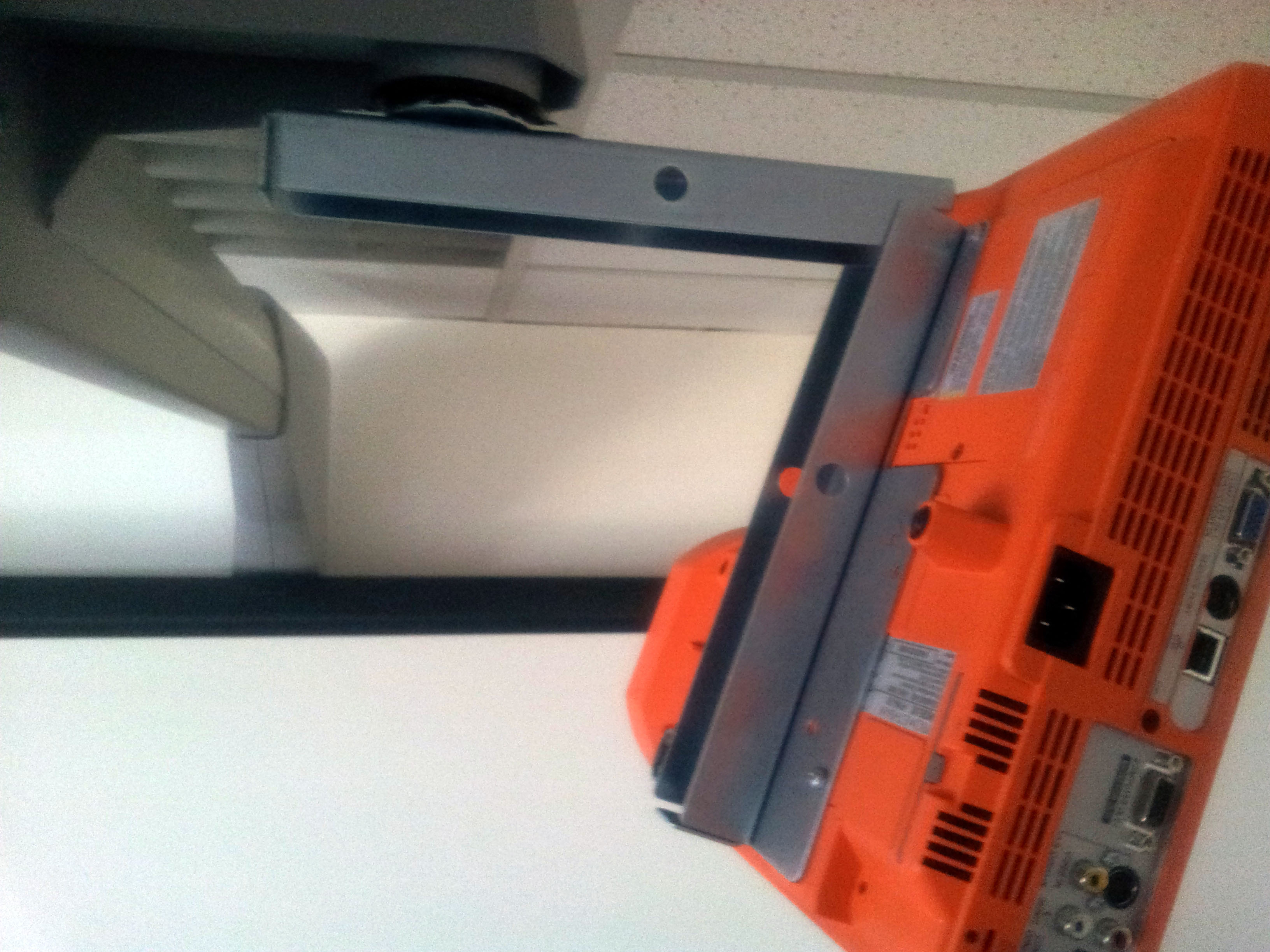 How do I remove my PRM-10 or PRM-20 projector from my version 3 system?