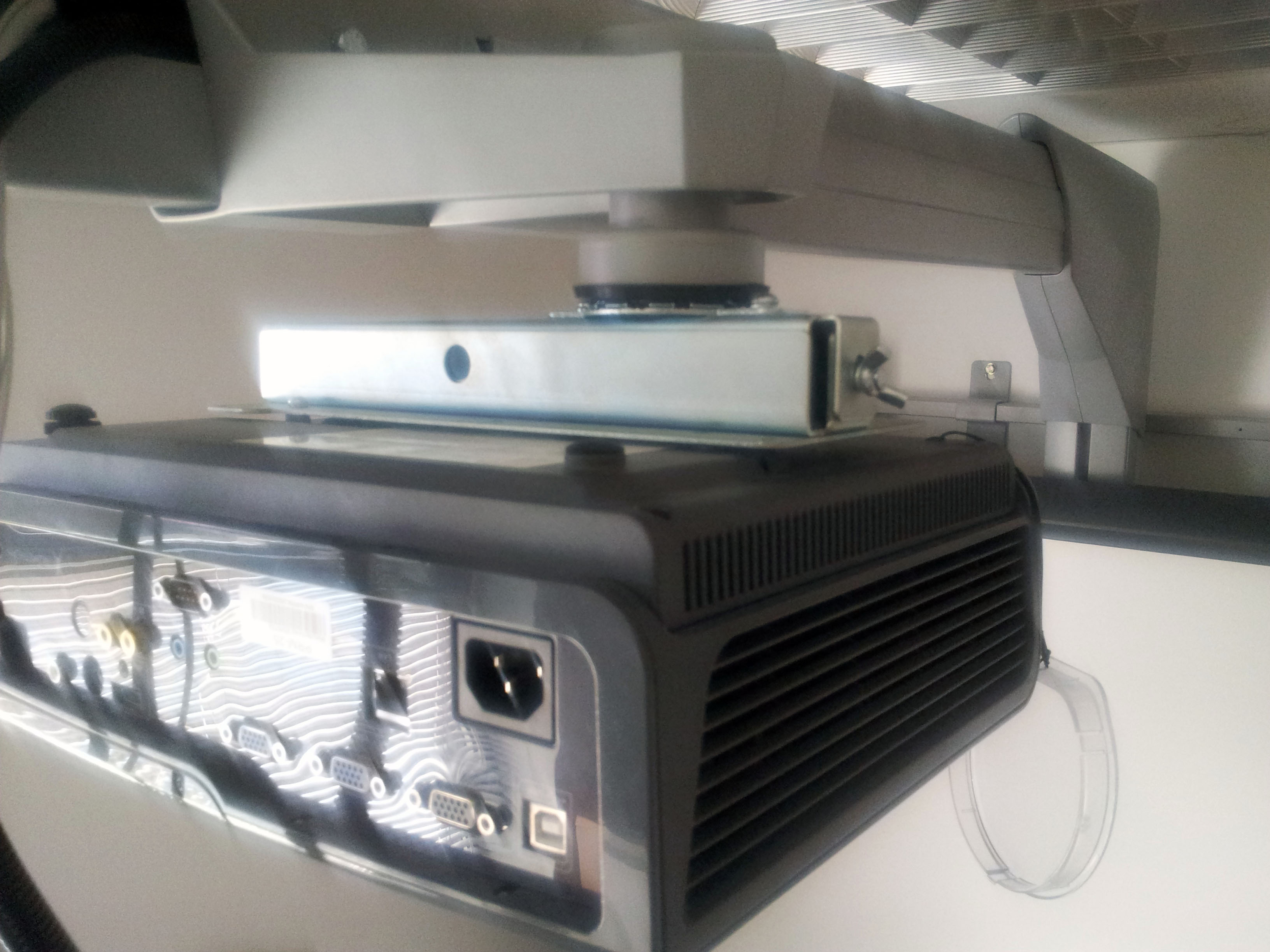 How do I remove my PRM-25 projector from my version 3 system?