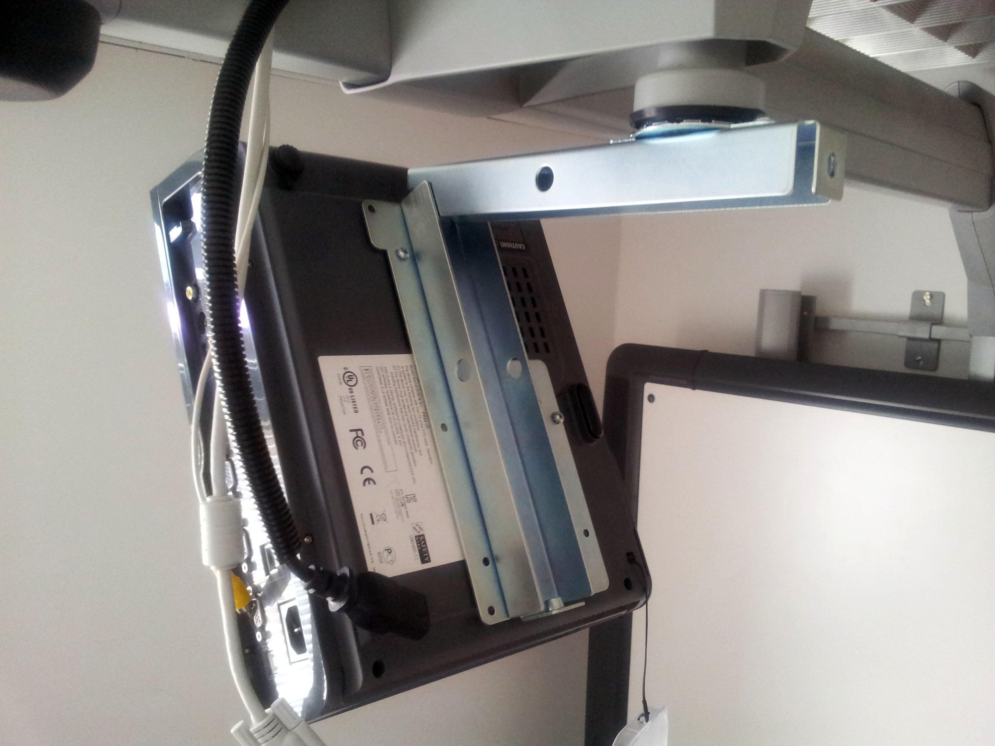 How do I remove my PRM-25 projector from my version 3 system?