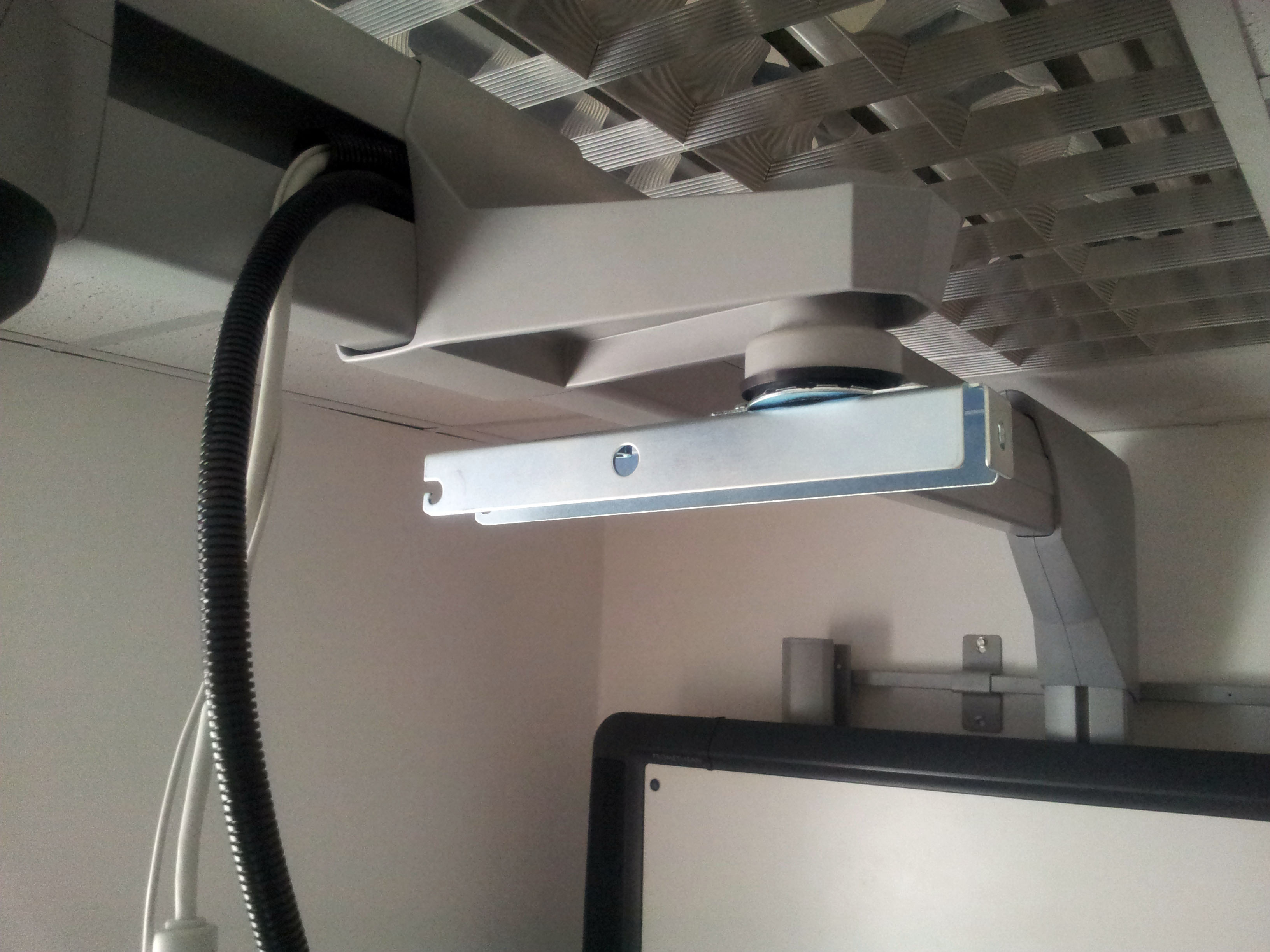 How do I remove my PRM-25 projector from my version 3 system?